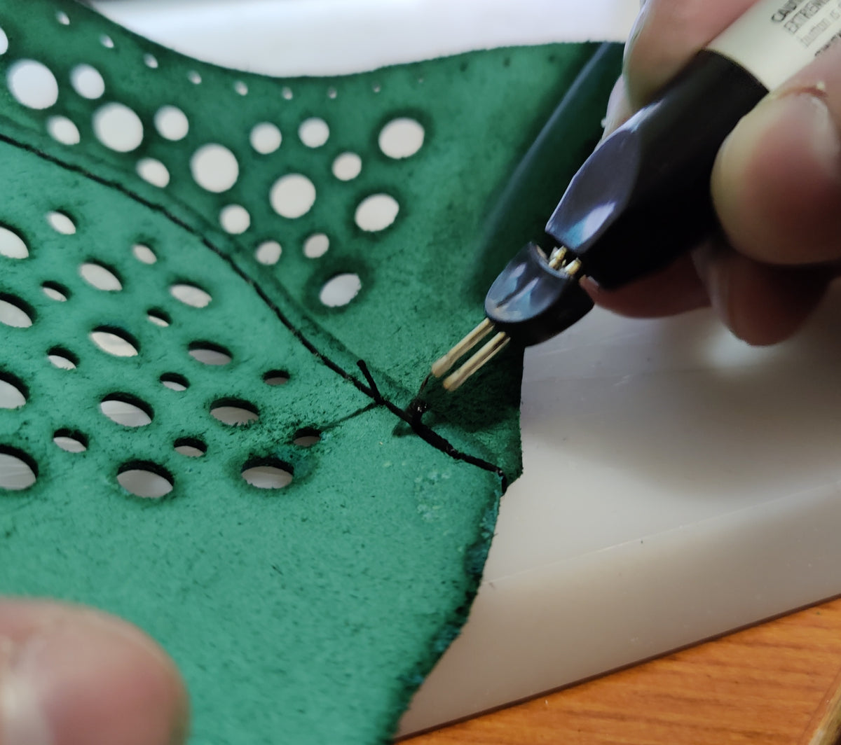 Thread Zap 2 ja Cord Zap – KH Crafting, nahkatöiden käsityökauppa